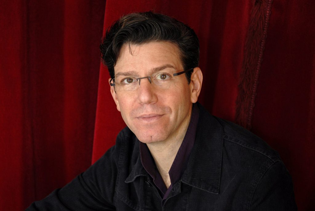 Robert Carsen: Opera thực sự là hình thức nghệ thuật sân khấu cuốn hút ...